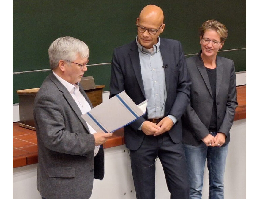 Prof. Dr. Dirk M. Guldi Honored with Robert Bunsen Lecture - FAU ...